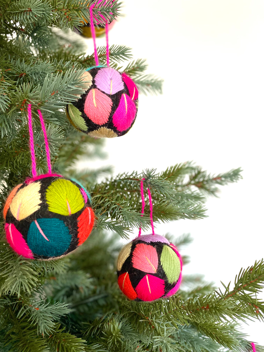 Embroidered felt ball black leaves– FolkProject