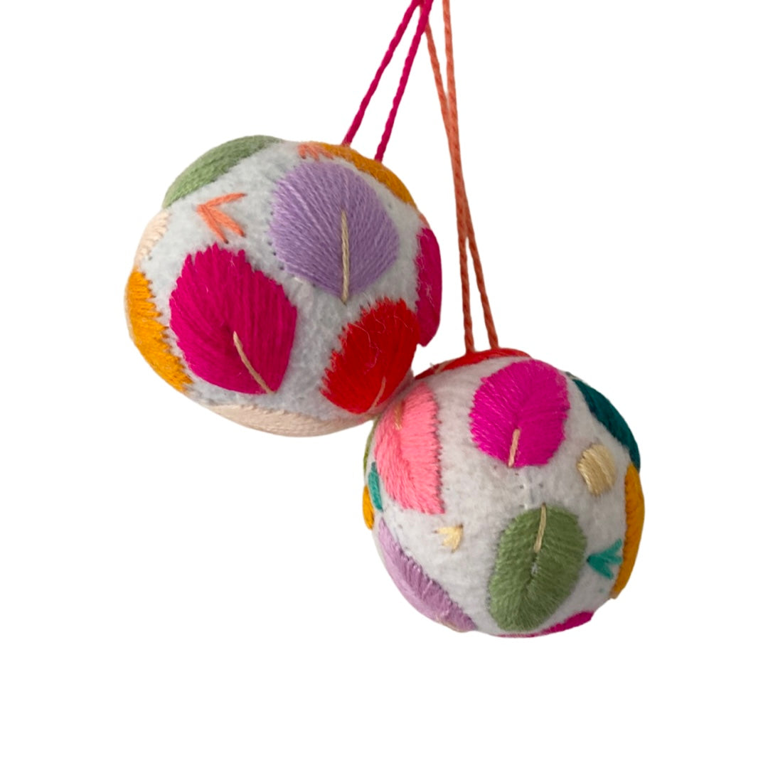 Embroidered felt ball white leaves– FolkProject