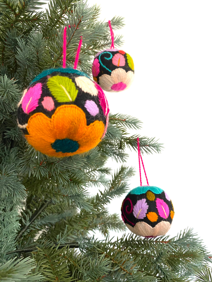 Embroidered felt ball black flowers– FolkProject